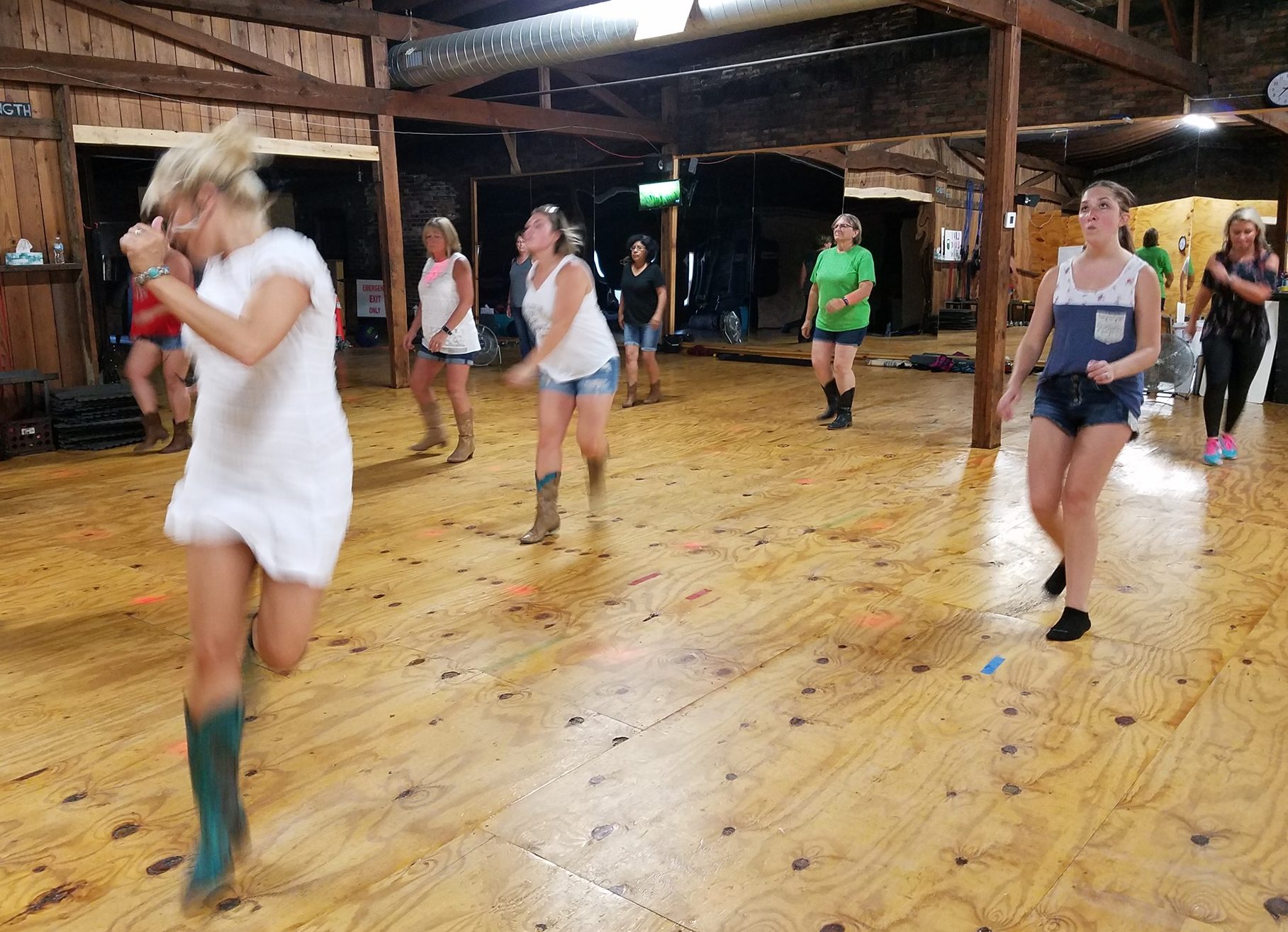 Classes – Kick-N-Style Line Dancing